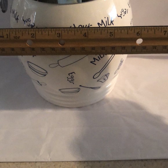 Kitchen | Vintage Container Ceramic With Locking Lid Large Rubber Seal ...